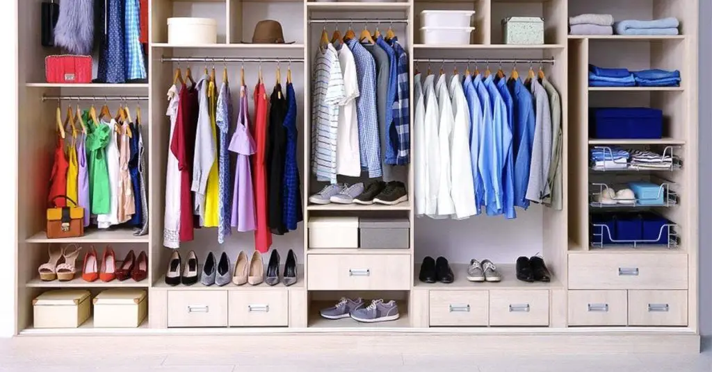 21 ideas para guardar la ropa cuando no tienes espacio en el armario ...